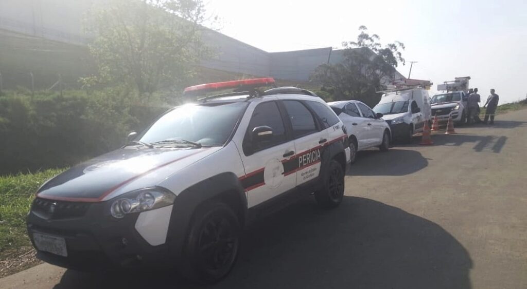 Ação da Polícia Civil e da EDP flagra furto de energia elétrica em ... Ação da Polícia Civil e da EDP flagra furto de energia elétrica em ...